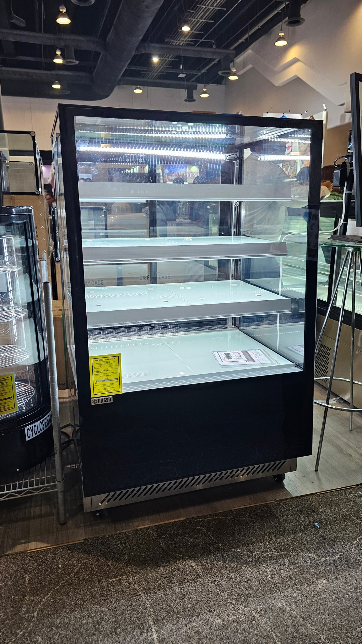 Vitrina Refrigerada A Piso 500L 90 Cm MIGSA ARC-400L